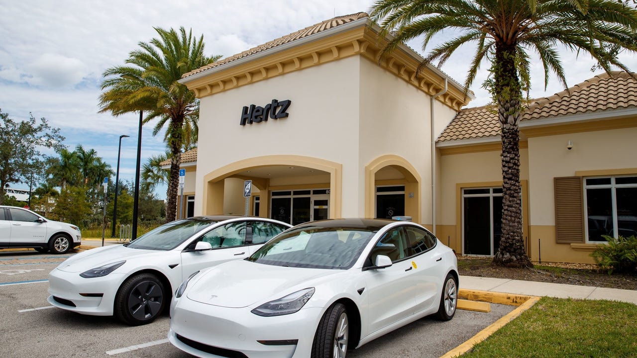 Hertz to lease 50,000 Teslas to Uber drivers | FOX 13 Tampa Bay