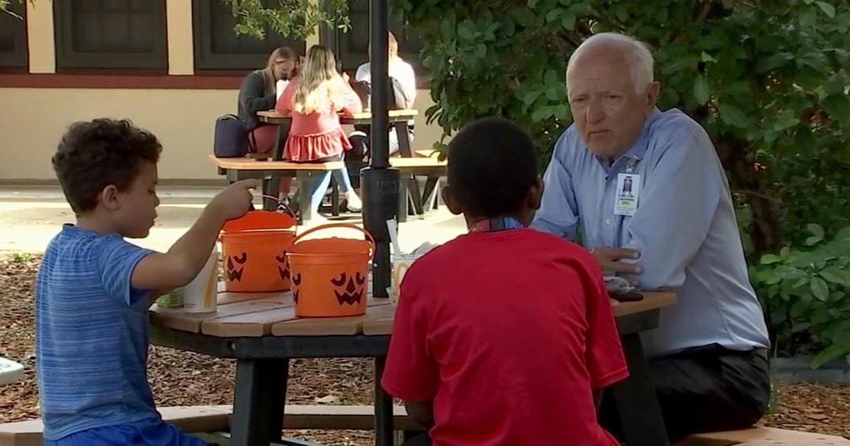 Pinellas County Lunch Pals program gives kids more to look forward to ...