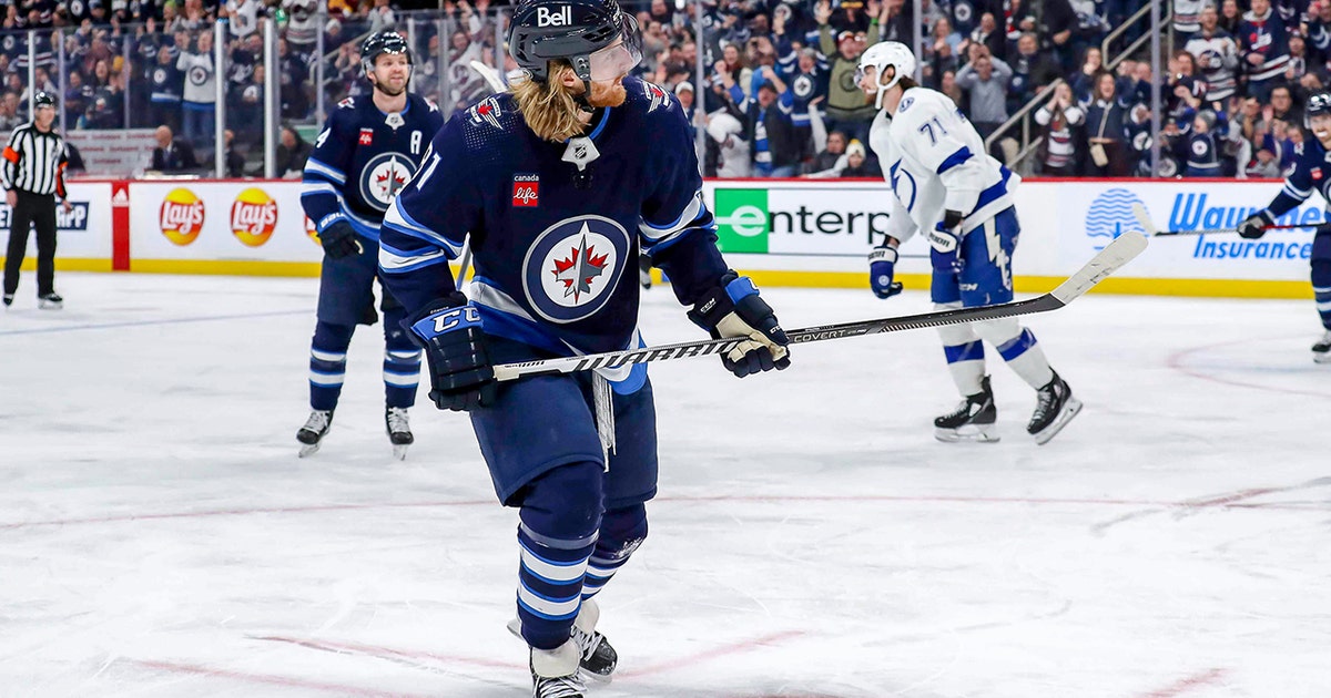 Connor's record 41st winner leads Jets past Lightning 4-2 | FOX 13 ...