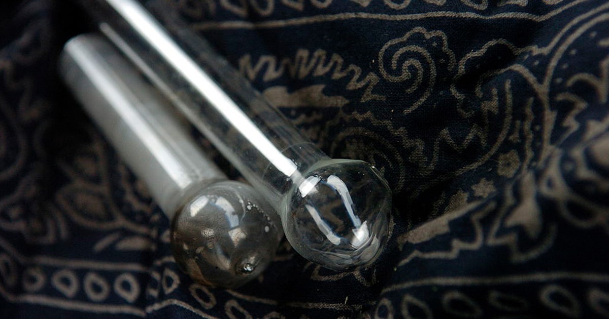 Petit theft turns into smuggling arrest when x-ray reveals meth pipe ...