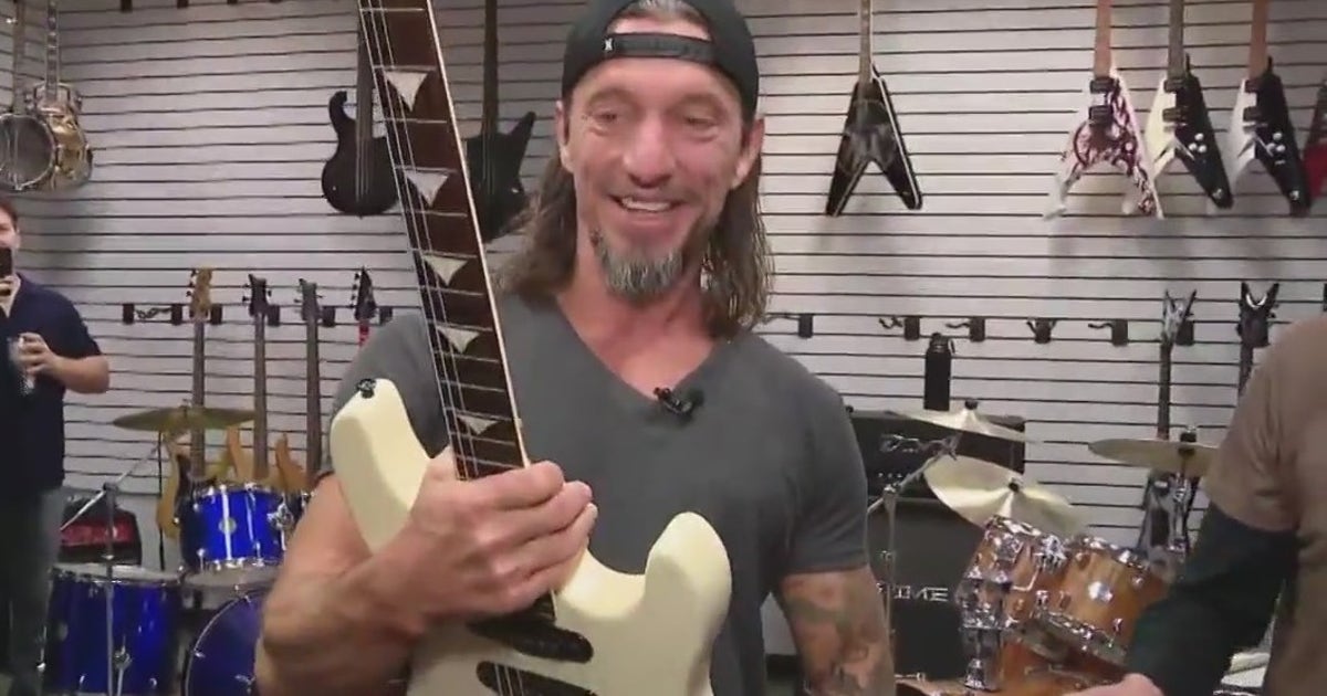 Half of the Warren Brothers reunited with his first guitar he lost 30 ...