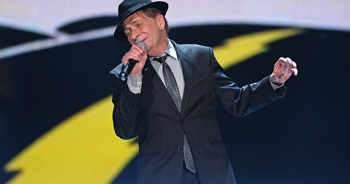 Singer-songwriter Bobby Caldwell dies at 71 | FOX 13 Tampa Bay