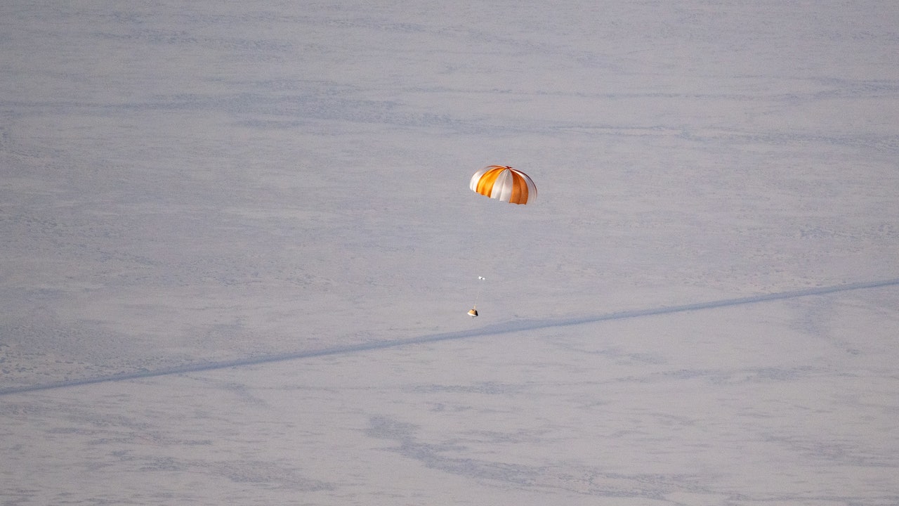 NASA OSIRIS-REx spacecraft ready for special delivery of asteroid ...