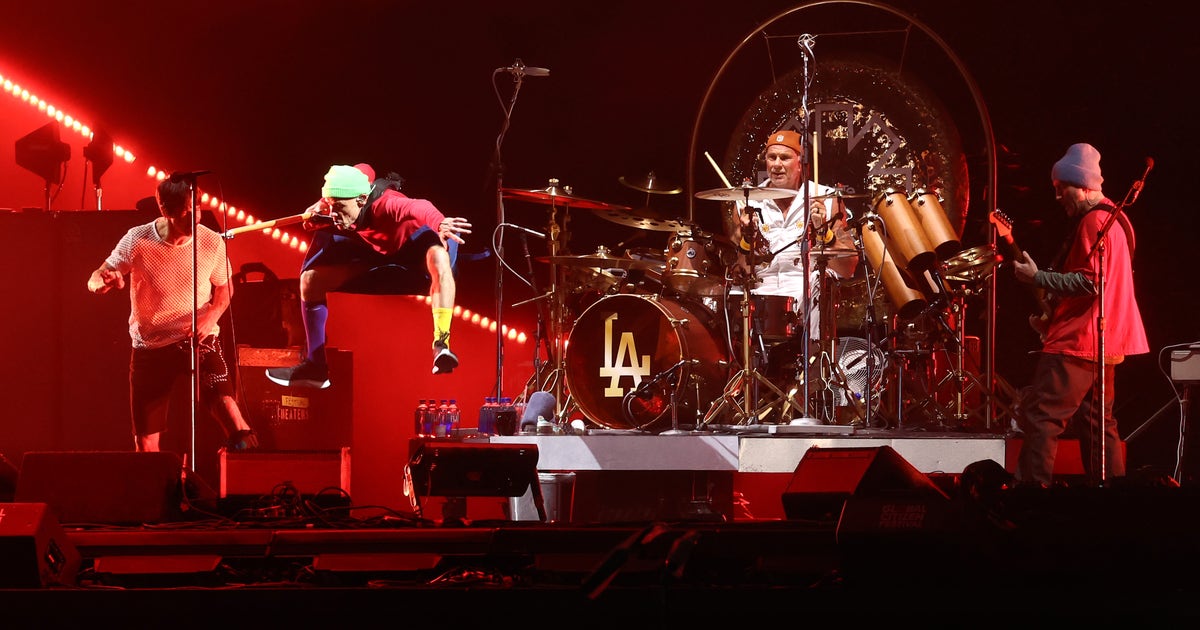 Red Hot Chili Peppers playing in Tampa this summer with Ice Cube | FOX ...