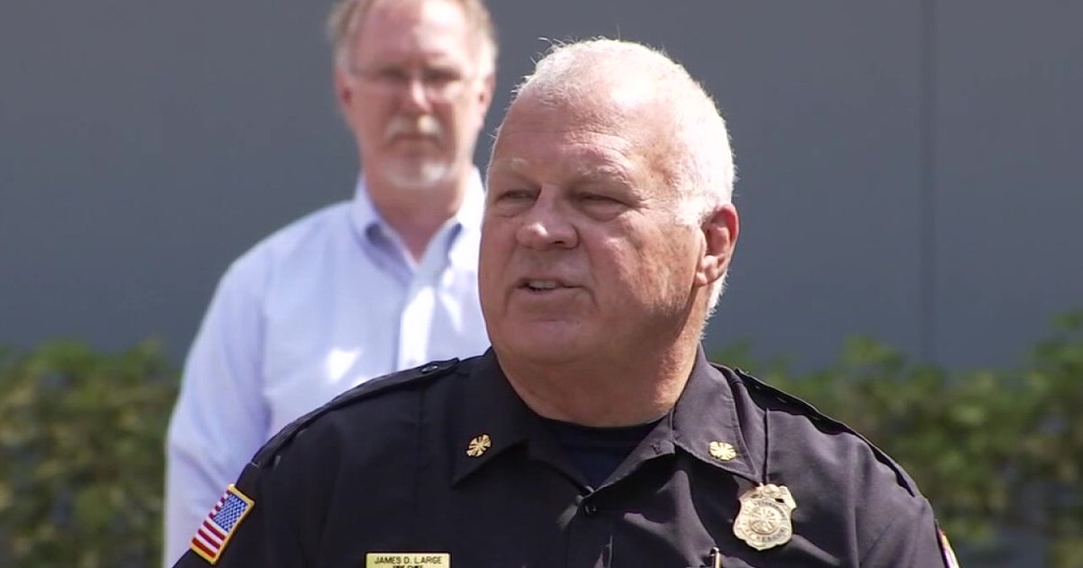 Controversial photo of St. Petersburg Fire Chief Jim Large surfaces ...