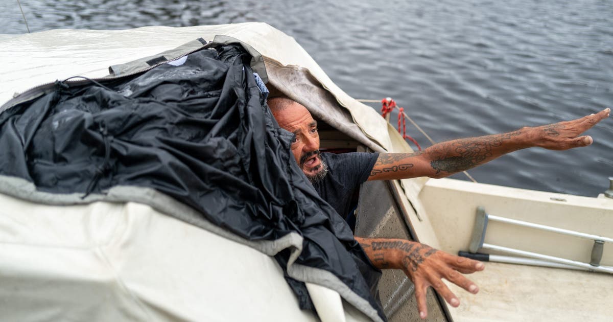 Tampa’s Lt. Dan remains on boat despite mayor saying he was in a ...