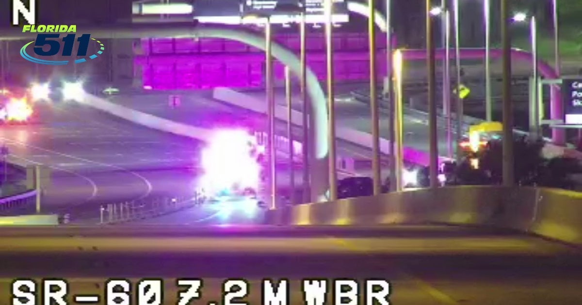 Man killed in crash on road leading out of Tampa International Airport ...