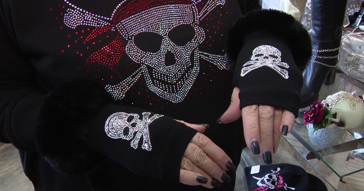 Gasparilla wardrobe: Store owners urging Tampa's pirates to wear layers ...