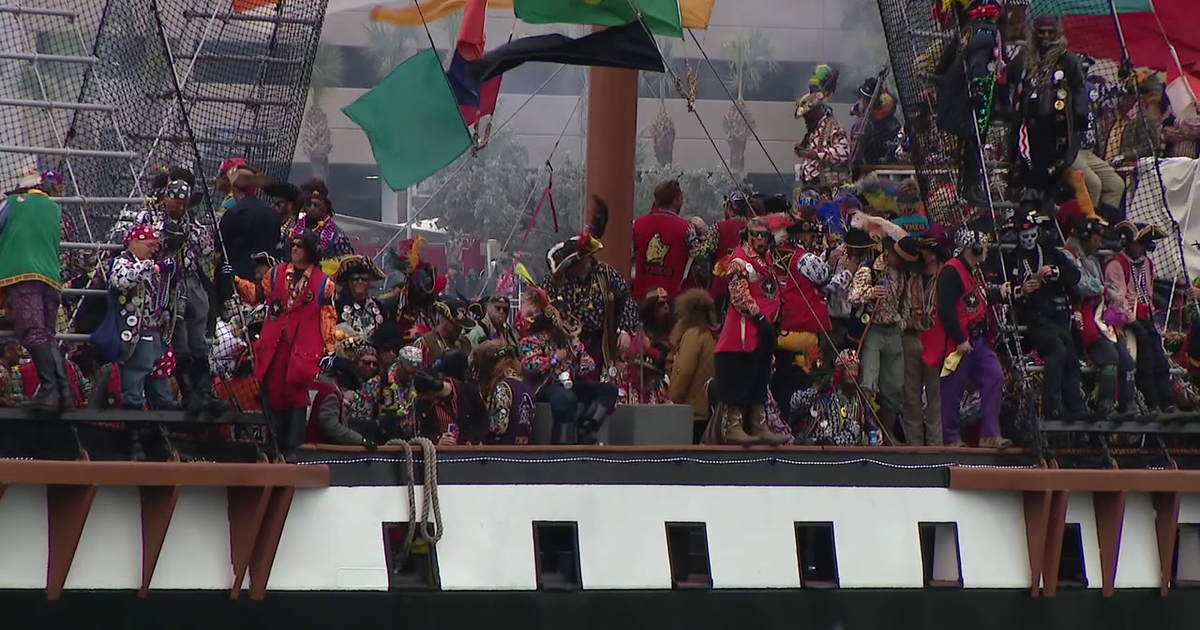 Gasparilla pirates invade Tampa, keep 121-year tradition alive | FOX 13 ...
