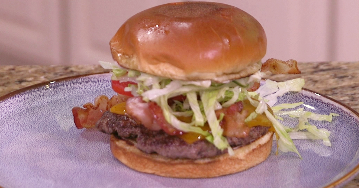 Takeout Week: The Ultimate Smash Burger | FOX 13 Tampa Bay