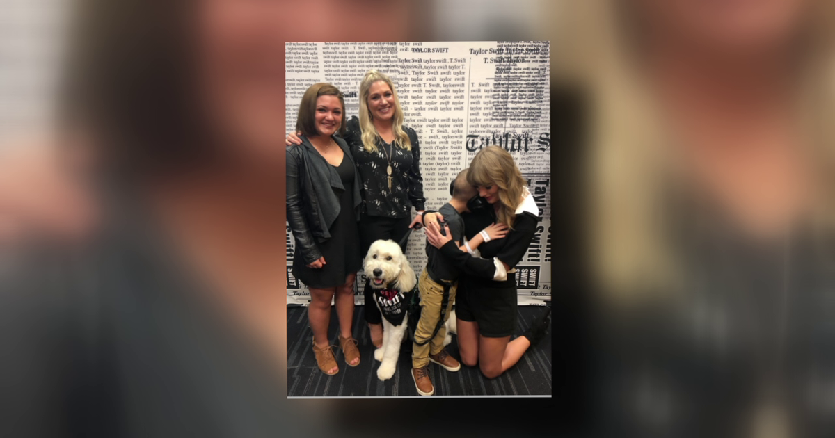 Taylor Swift donates $10K to 8-year-old with autism for service dog ...