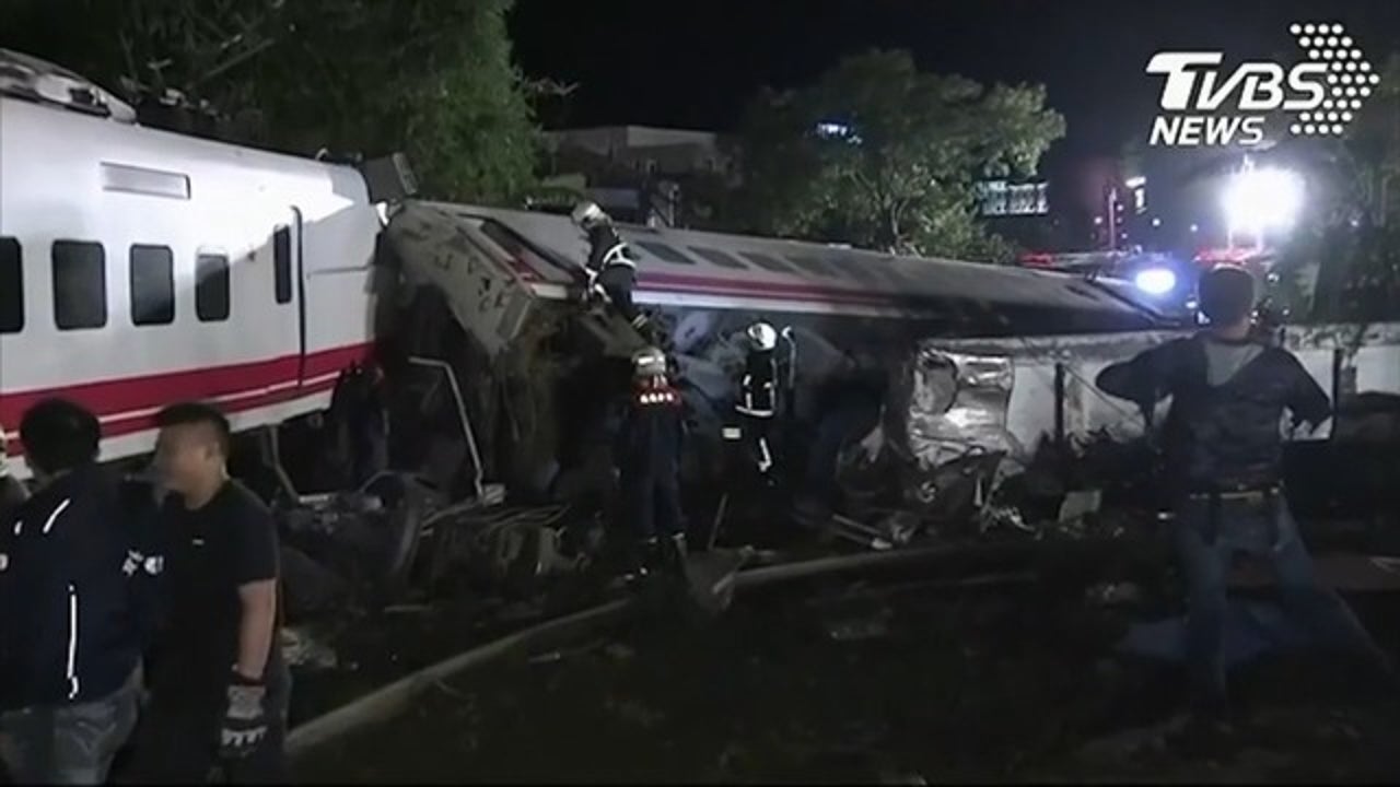 Taiwan president calls for clear probe of fatal train crash; 18 killed ... Taiwan president calls for clear probe of fatal train crash; 18 killed ...