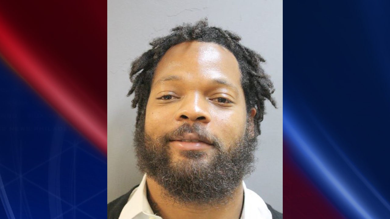 NFL player Michael Bennett surrenders to authorities after being ...