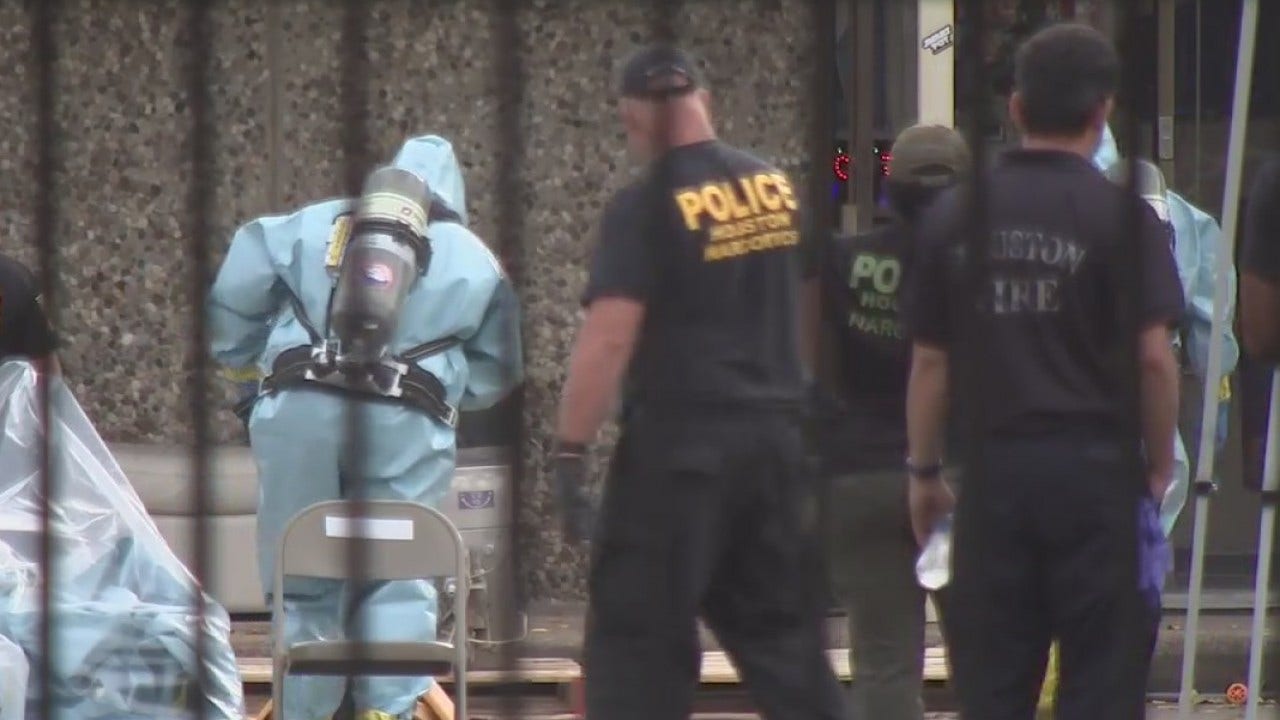 FBI, DEA, Hazmat teams investigate northwest Houston building
