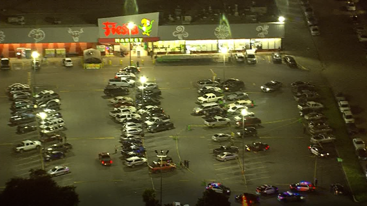 Shooting in Fiesta parking lot leaves 1 dead Shooting in Fiesta parking lot leaves 1 dead
