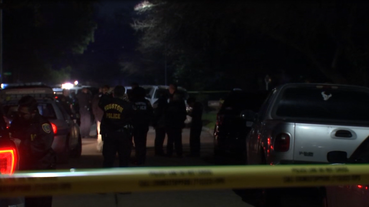 Armed man shot by police officers in northeast Houston | FOX 26 Houston