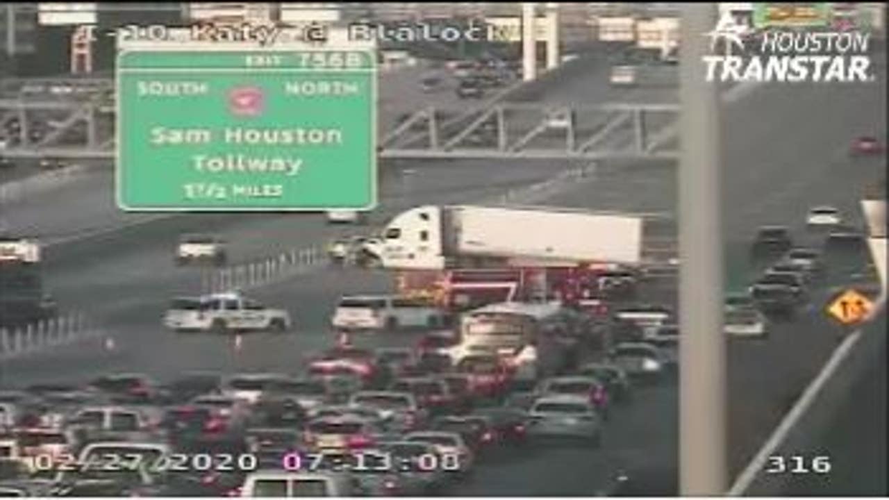 18 Wheeler Accident Blocking Katy Freeway Wb At Blalock Fox 26 Houston
