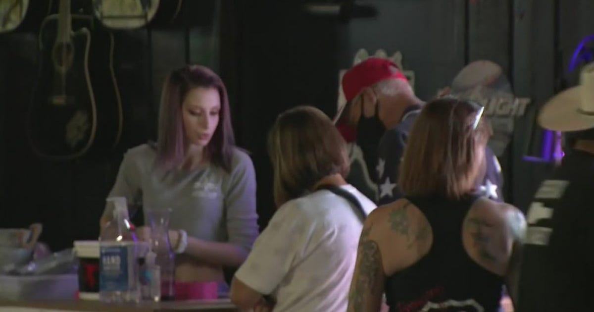 Bar owners hold rally demanding Texas Gov. reopen bars amid pandemic ...