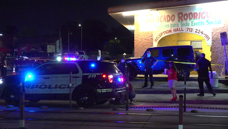 Houston police investigating possible gang-related fatal shooting | FOX ... Houston police investigating possible gang-related fatal shooting | FOX ...