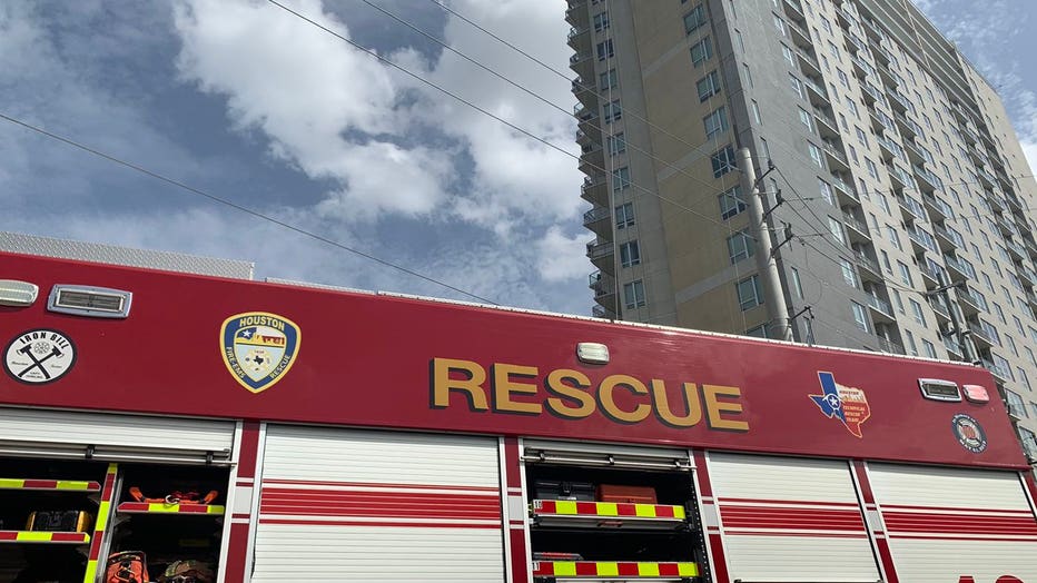 Two window washers rescued by firefighters in Houston
