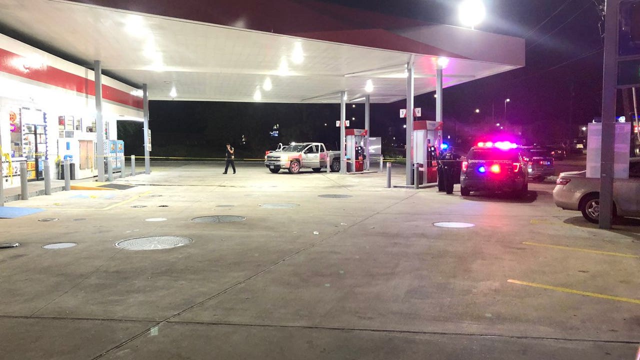Man Killed At Gas Station In Se Houston Police Investigating Fox 26