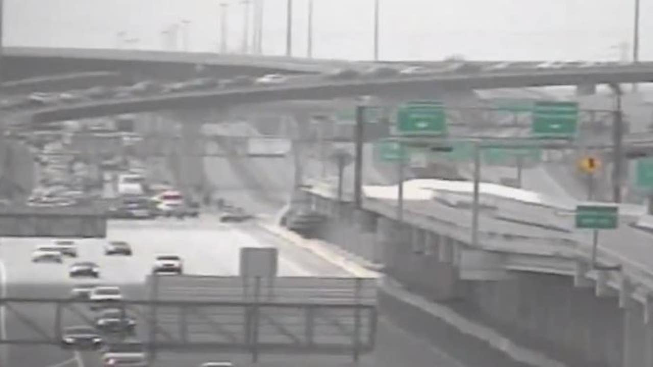 Crash With Downed Power Lines Causes All Lane Closure On Sw Freeway