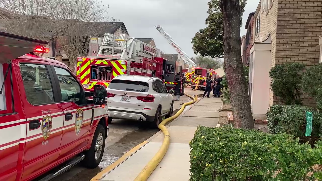 At least 1 dead in west Houston townhome fire; HFD on scene | FOX 26 ...