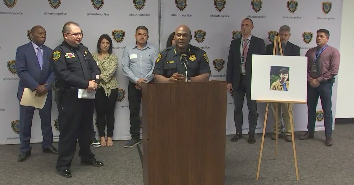 Who killed Axel Turcios? $25K reward offered to find assailants who ...