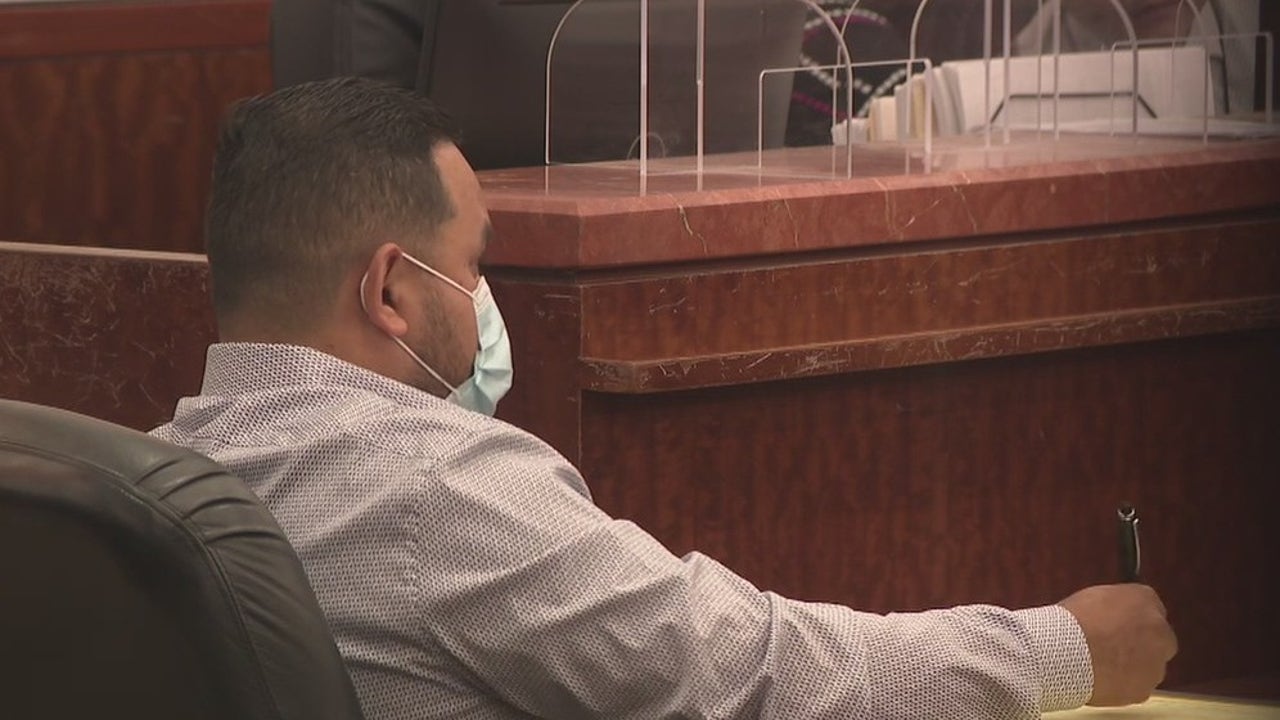 Juan Delacruz Trial: Opening statements begin for Baytown PD officer ... Juan Delacruz Trial: Opening statements begin for Baytown PD officer ...