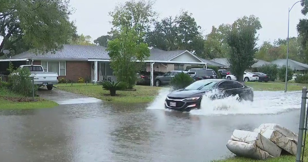 Drainage issues keep some southeast Houston residents trapped in their ...