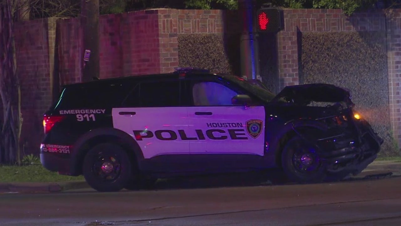 Houston Police Officer Sustains Minor Injuries In Crash While Chasing