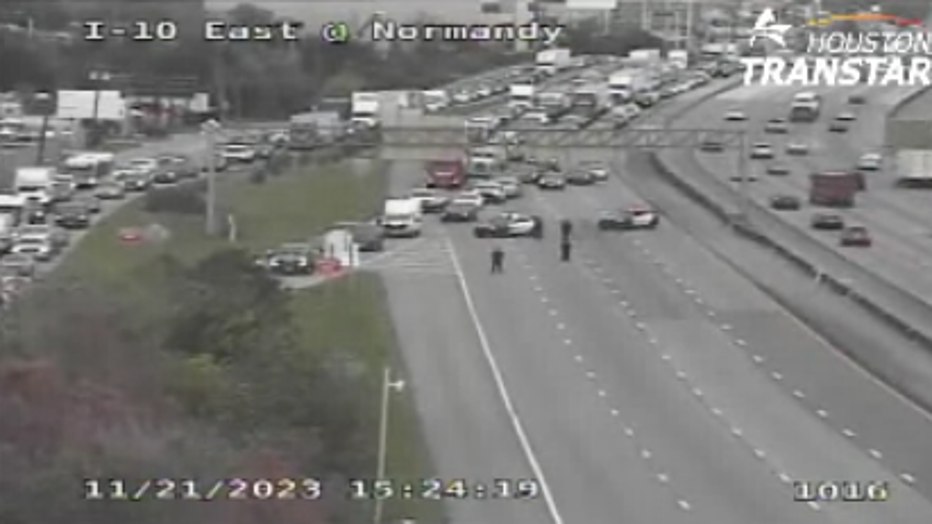 I-10 East Freeway motorcycle crash: All main lanes reopened following deadly crash | FOX 26 Houston