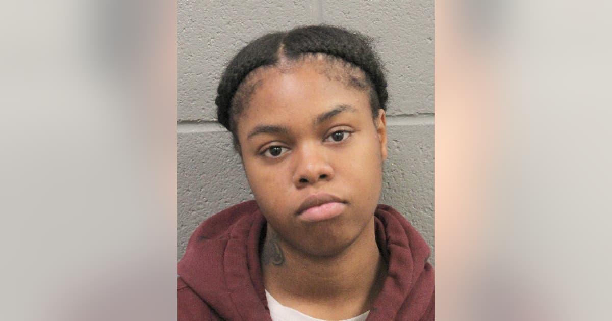 Houston crime: 18-year-old daughter charged with shooting mother on ...