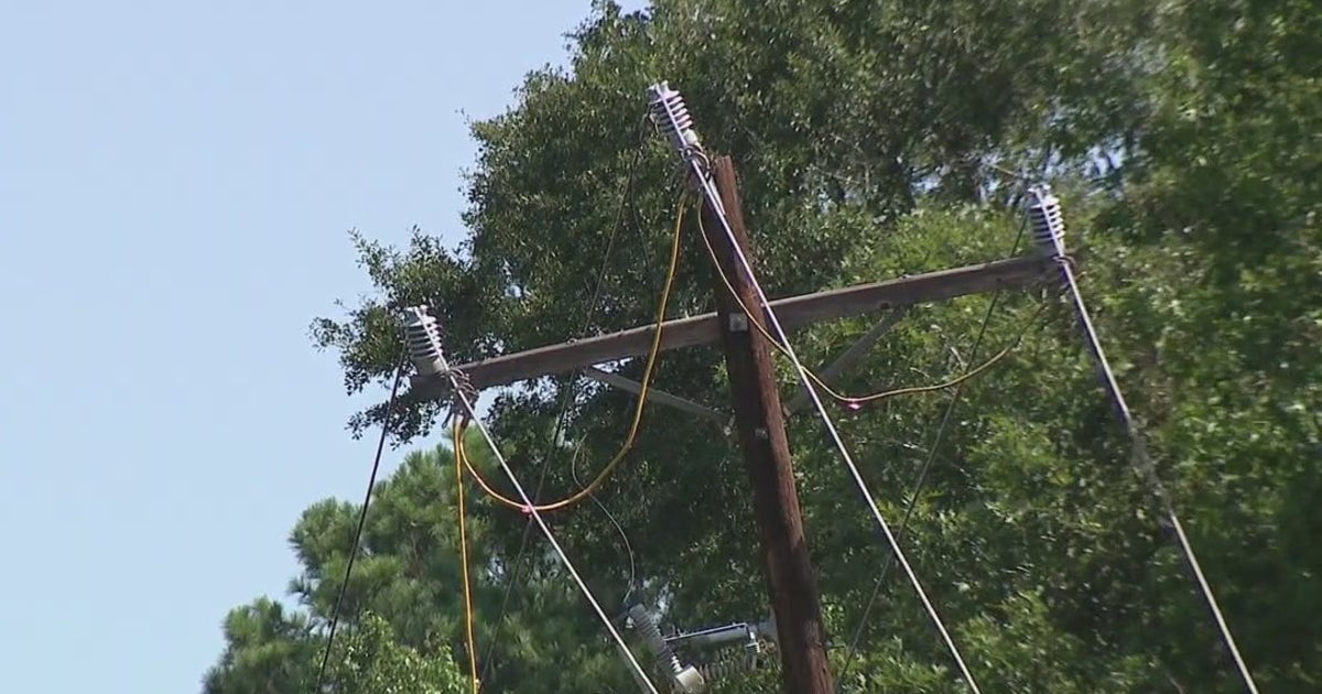 Houston power outage update Saturday: CenterPoint, Entergy maps ...