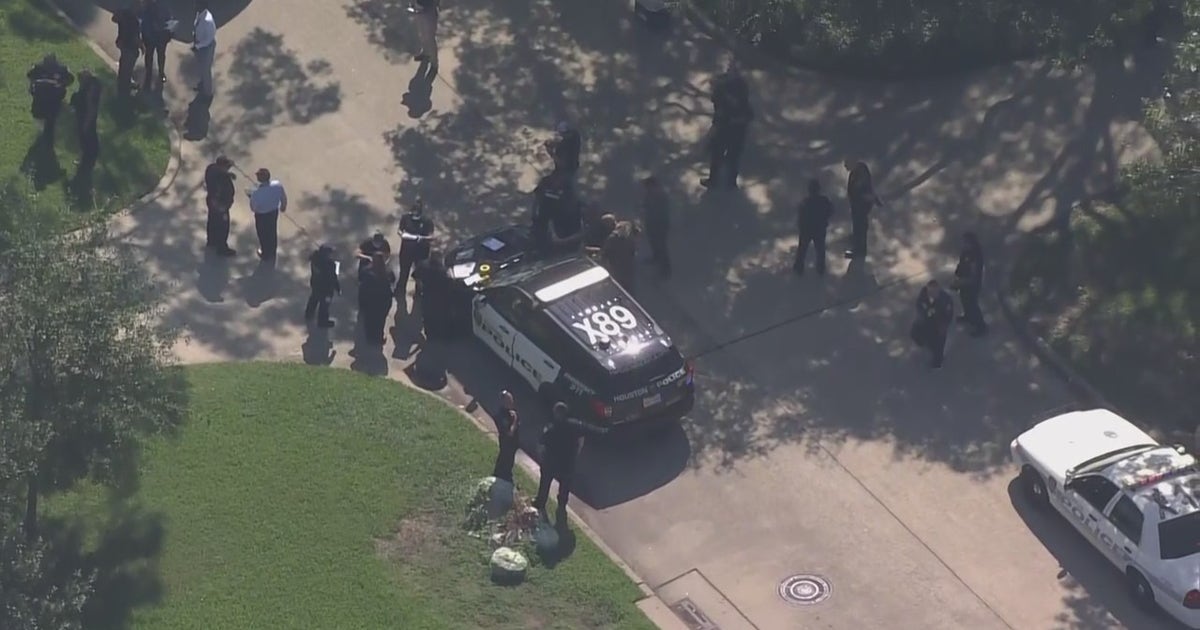 Houston police officer shot responding to home invasion: Two arrested ...