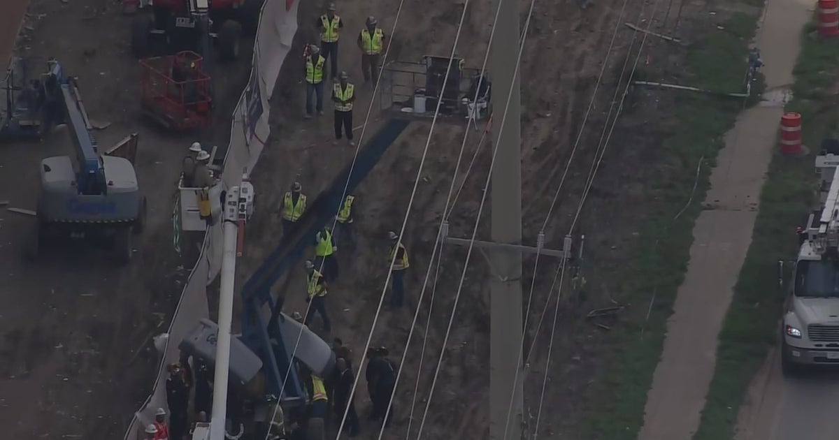 Houston fire responds to machine touching live wire at construction ...