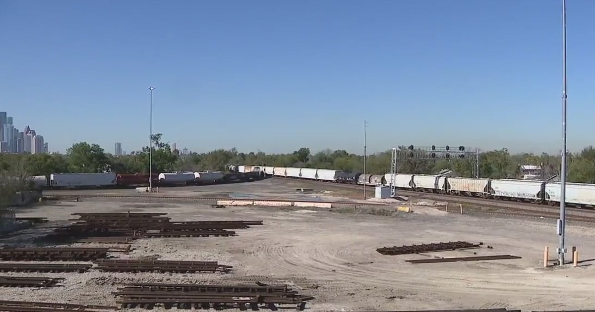 City leaders, EPA keep soil testing in Fifth Ward for cancer-causing ...