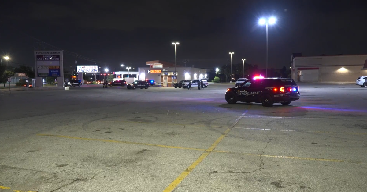 Bissonnet Street shooting: Man shot dead in parking lot, suspect still ...