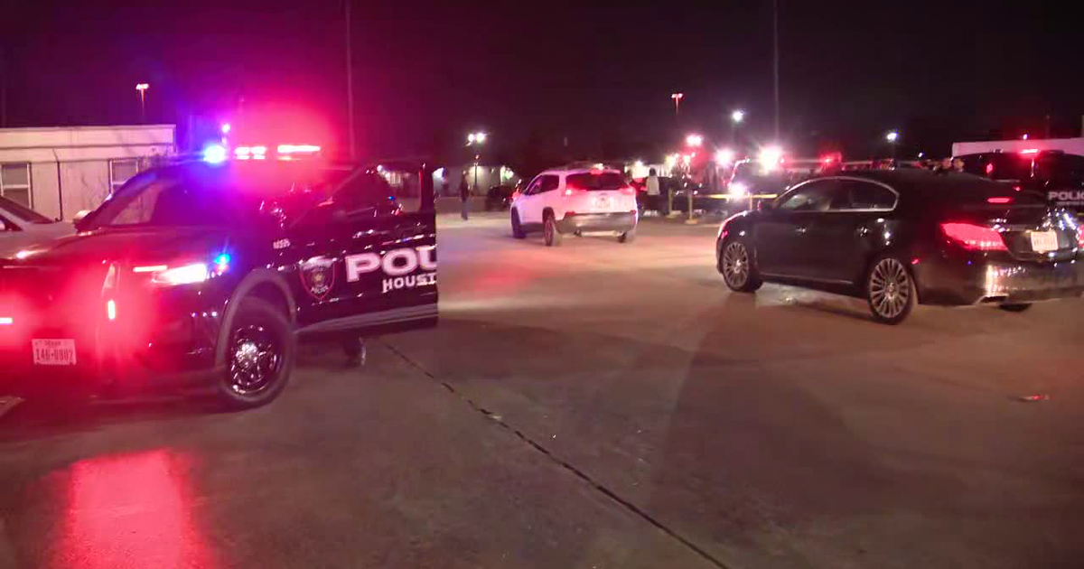 Barnett Stadium: Yates, Madison game canceled after students rushed the ...