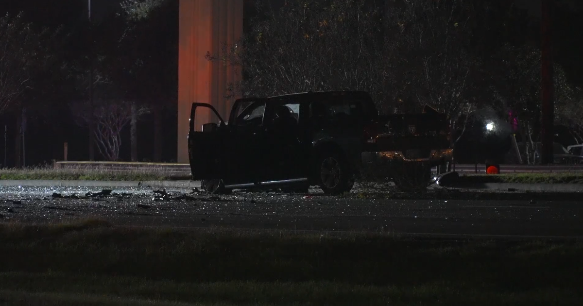 Sugar Land: 1 dead, 3 hospitalized after crash on Highway 6 | FOX 26 ...
