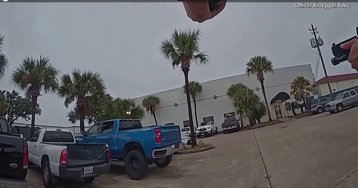 Body camera video: Suspect shot by police in NW Houston | FOX 26 Houston