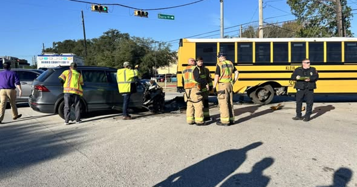 Klein ISD school bus involved in crash, 2 people hospitalized | FOX 26 ...