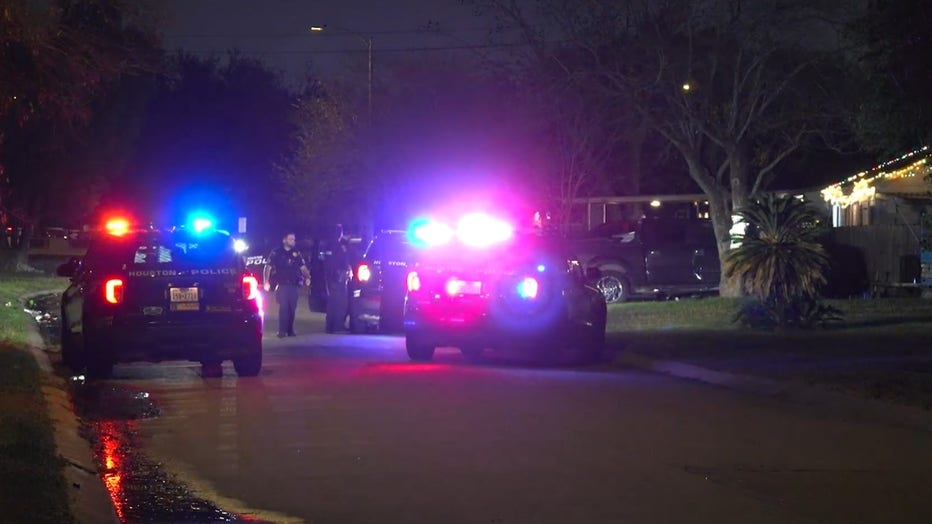 Man shot by former neighbor; suspect surrenders after standoff, Houston ...
