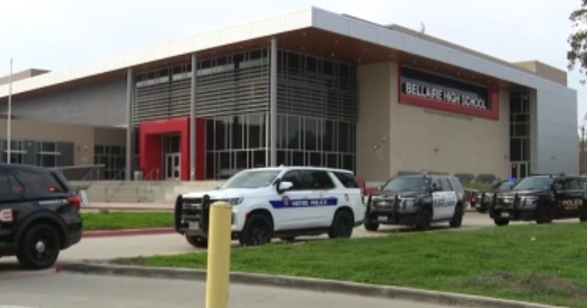 Bellaire HS students dismissed following reported bomb threat | FOX 26 ...