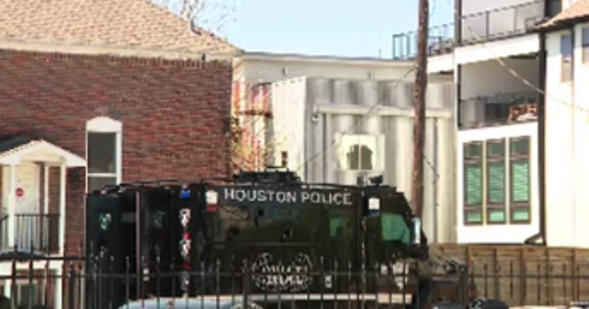 Shootout leads to SWAT scene near Houston's Washington Avenue | FOX 26 ...