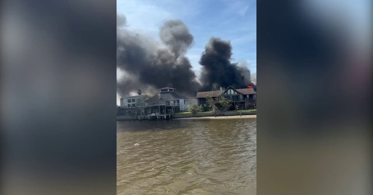 Dickinson fire: At least 3 homes damaged in afternoon fire | FOX 26 Houston