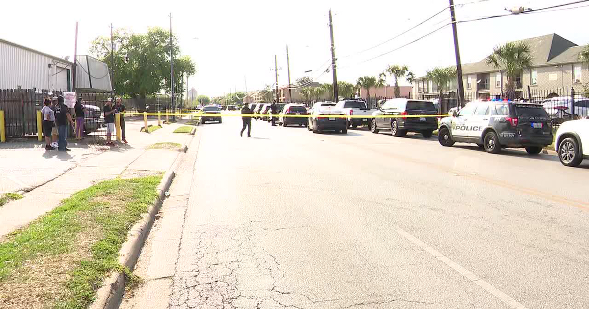 Glenmont Drive shooting: Houston police officer involved in deadly ...