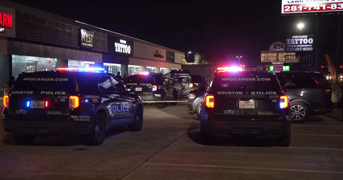1 dead, 2 injured in shooting outside West Houston parking lot | FOX 26 ...