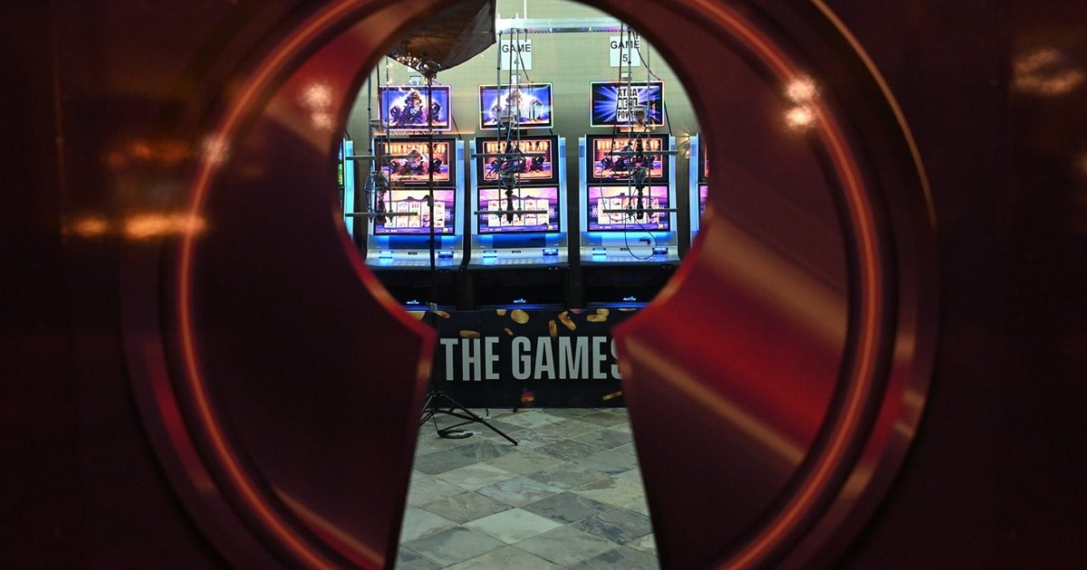 Can't touch this: Hard Rock slot machines controlled online | FOX 29 ...