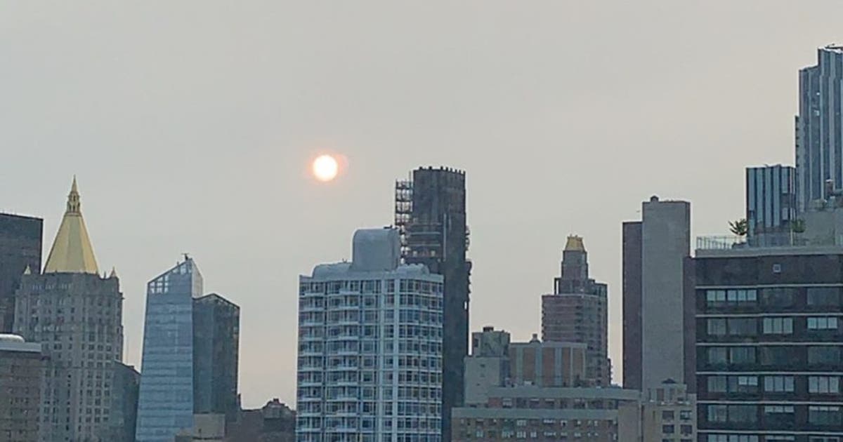 Smoke from West Coast wildfires creates haze during Monday night's ...